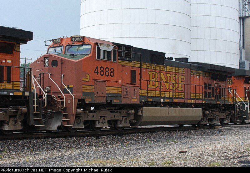 BNSF 4888